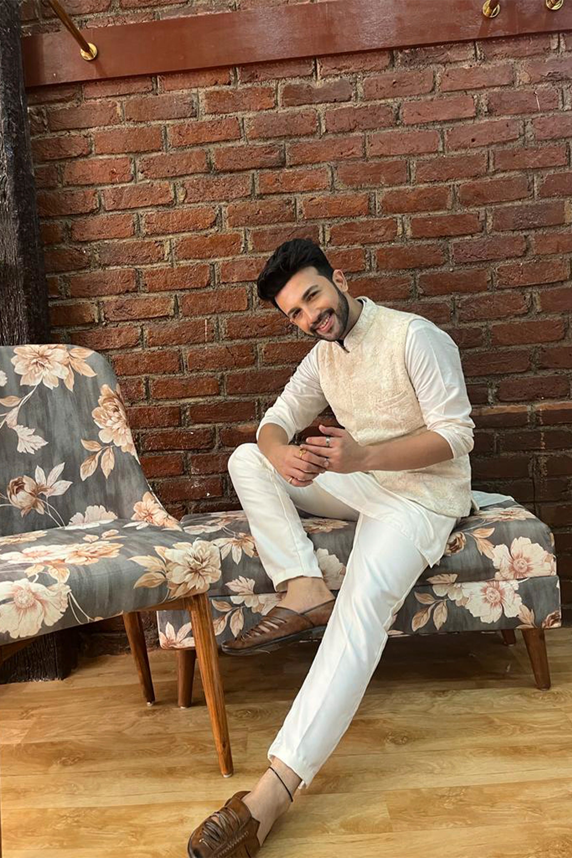 Ivory Cotton Silk Kurta Vest and Pant Set | Thread Work All Over – Karegar